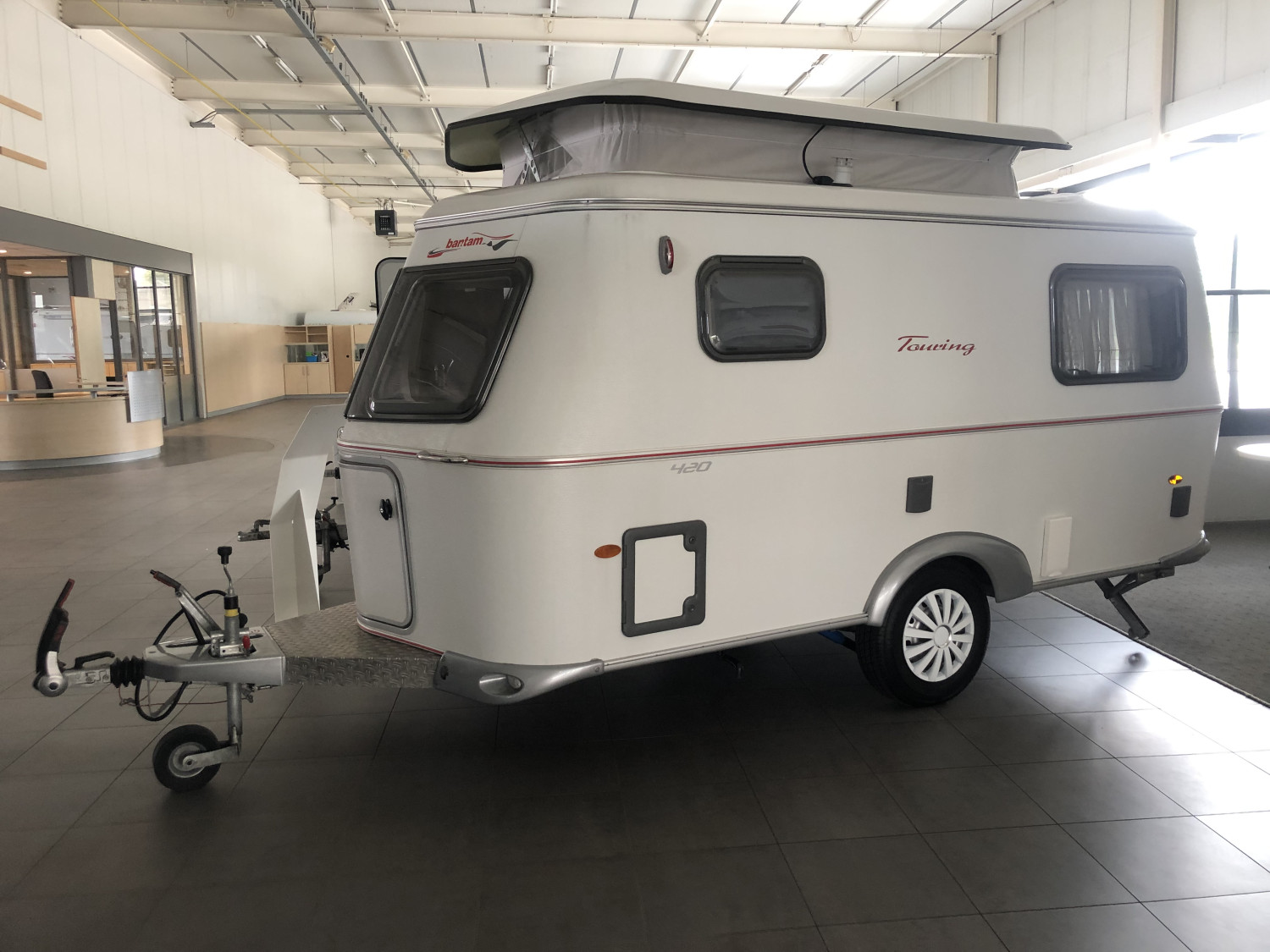 Eriba Touring Triton 420 NIEUWE MOVER | Wisselink Caravans en campers