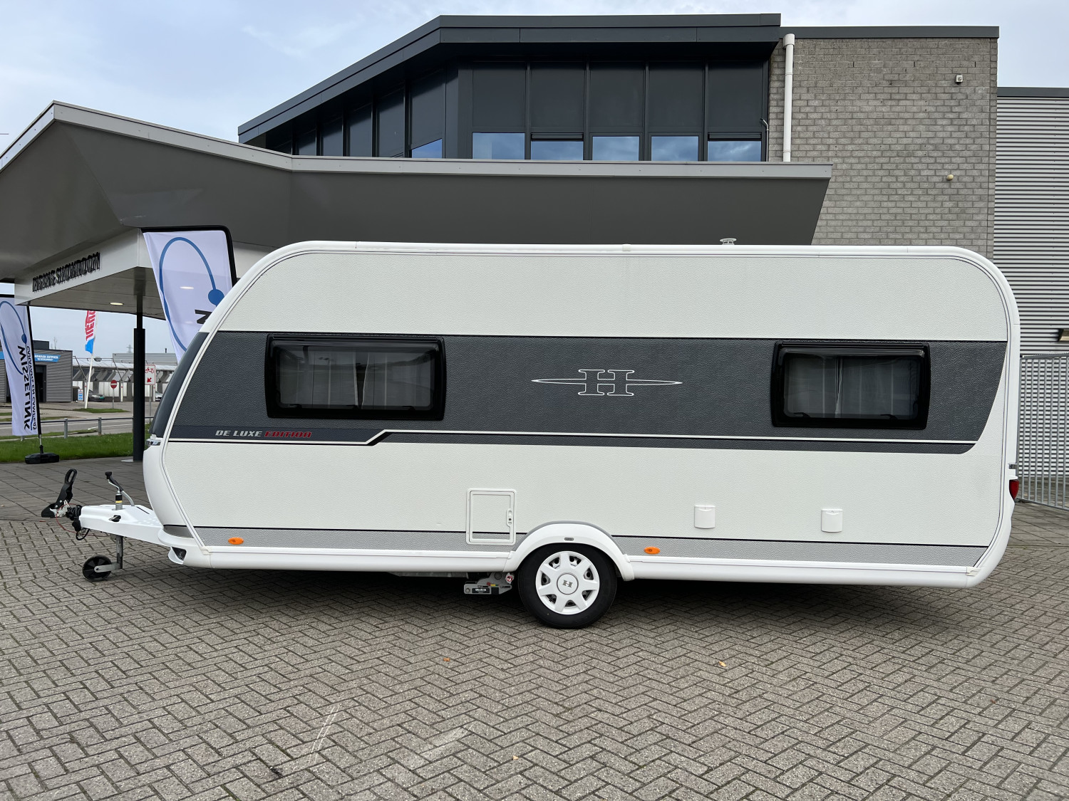 Hobby 495 UL De Luxe Edition | Wisselink Caravans en campers