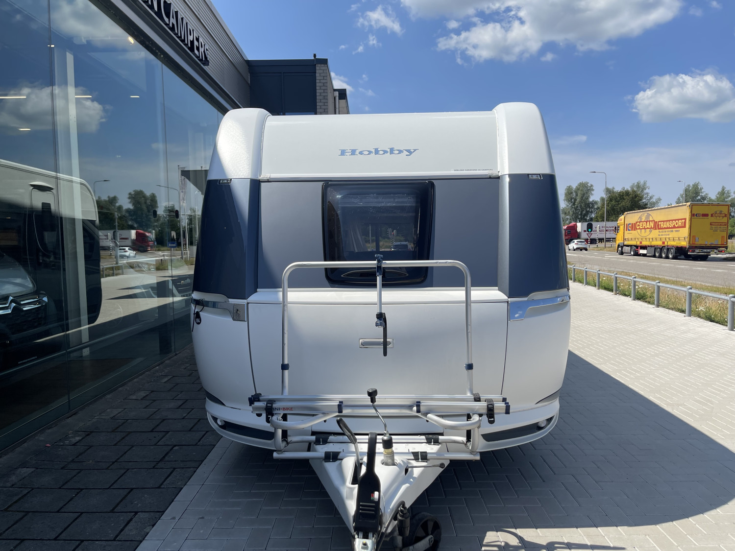 Hobby 495 UL De Luxe Edition