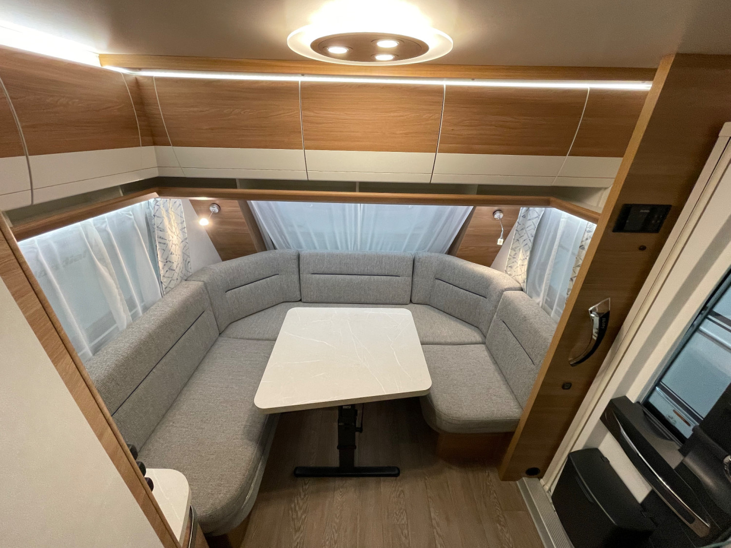 Hobby De Luxe 460 LU