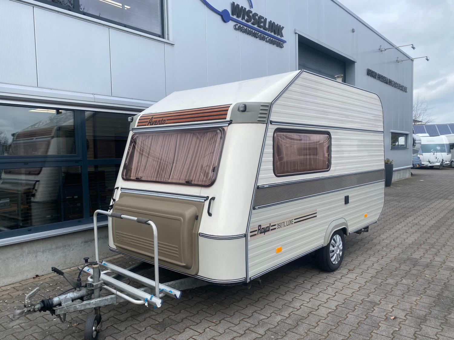 Avento Royal 350 TL